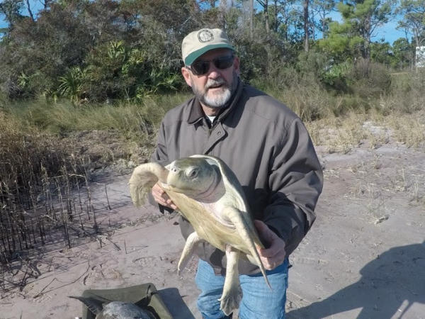 FL FWC Biologist Kipp Frohlich Receives Rodney Barreto Employee of the ...