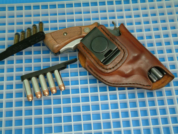 Bell Charter Oak, Gaylord Holster Designs | Shooting Wire