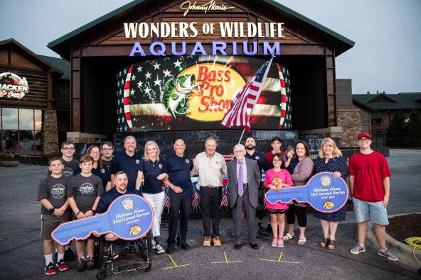 Johnny Morris, Bass Pro Shops reciben el Premio al Servicio Nacional de ...