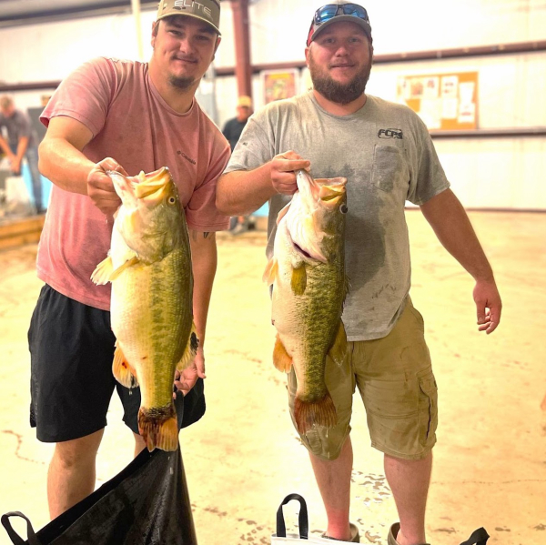 Tourney Anglers Catch a Couple of Whopper Bass in Lake Hamilton | The ...